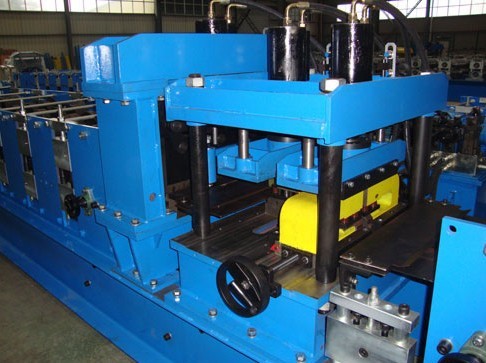 Galvanized Steel CZ Purlin Roll Forming Machine Hydraulic Hole Punching ...