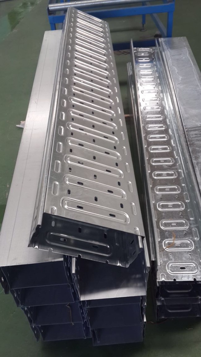 Hydraulic Punching Cable Tray Roll Forming Machine , Rolling Form ...